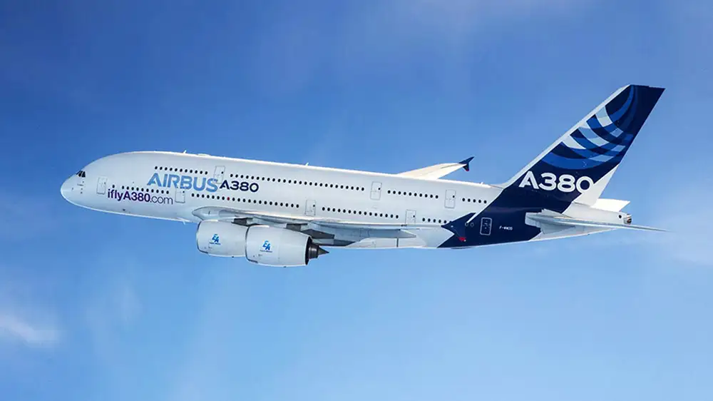 AIRBUS A 380 DESIGN NEW LIVERY FIRST FLIGHT